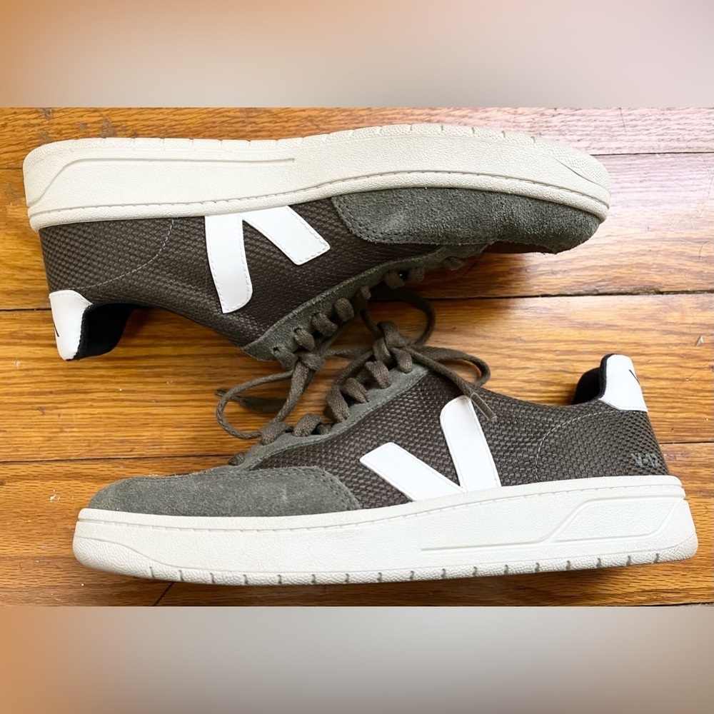 Veja V-12 Olive Green Mesh And Suede Lace Up Sneakers - Gem